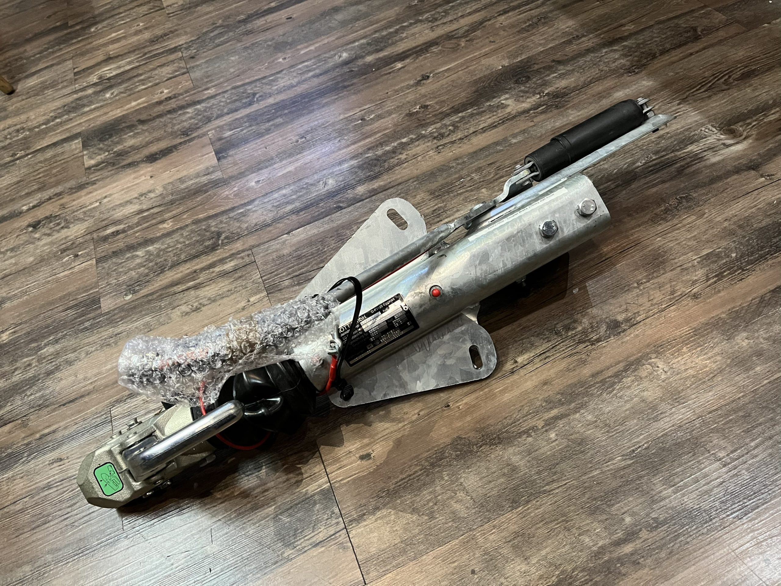 Coupler Brake 2700kg Ball Knott - MASNT